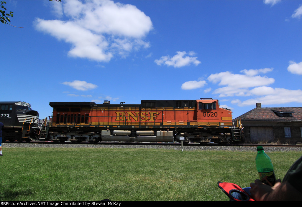 BNSF 5520